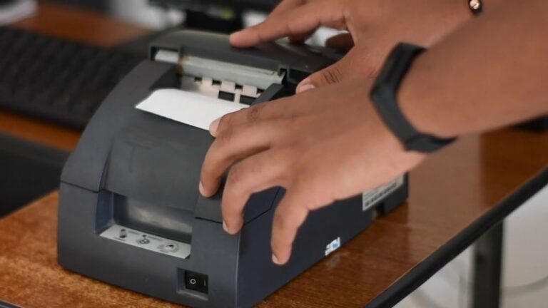 Configuración de papel para ticketera Epson TM-U220 - Mundowin